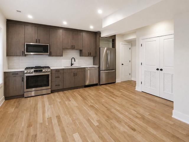 3 Bedroom Apartment for Rent at N Sheffield Ave & W School St, Chicago, IL 60657 Lakeview