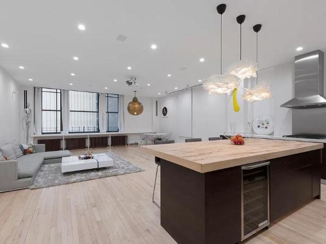 3 Bedroom Apartment for Rent at Broadway & Maiden Ln #15A, New York, NY 10038 Financial District