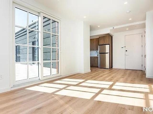 3 Bedroom Apartment for Rent at Gold St #5R, New York, NY 11201 Vinegar Hill