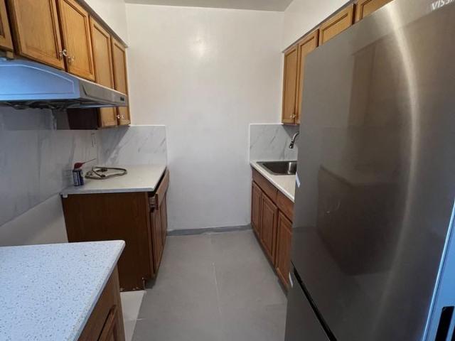 3 Bedroom Apartment for Rent at Vyse Ave, New York, NY 10459 Crotona Park East