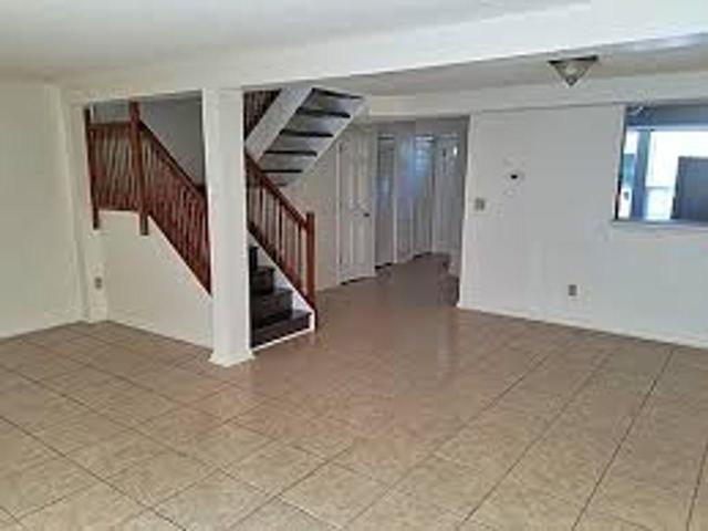 3 Bedroom Apartment for Rent at Vinca Cir, Charlotte, NC 28213 College Downs
