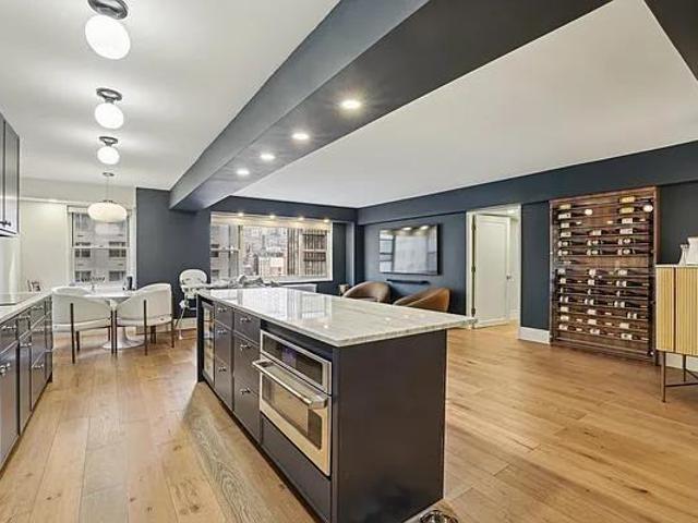 3 Bedroom Apartment for Rent at W 57th St #11J, New York, NY 10019 Theater District