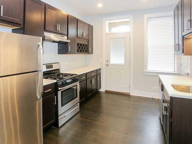 3 Bedroom Apartment for Rent at W Nelson St & N Damen Ave, Chicago, IL 60657 North Center