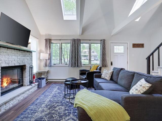 3 Bedroom Apartment for Rent at 141 Tommys Ln #1032009P, Pocono Lake, PA 18347