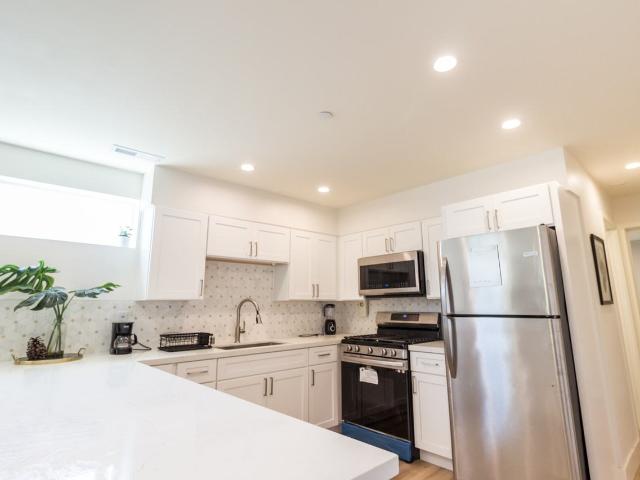 3 Bedroom Apartment for Rent at 1448 16th Street, Oakland, CA 94607 Prescott