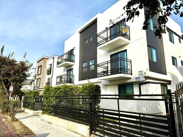 3 Bedroom Apartment for Rent at 1500 Arapahoe St #1, Los Angeles, CA 90006 Pico Union