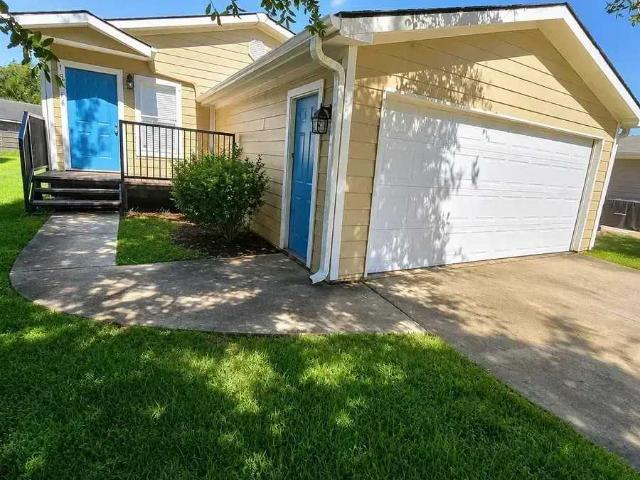 3 Bedroom Apartment for Rent at 15766 Clarke Springs Dr #15766C, Houston, TX 77053 Fort Bend Houston