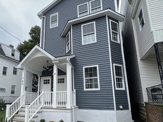3 Bedroom Apartment for Rent at 163 North 9th Street #2, Newark, NJ 07107 Lower Roseville