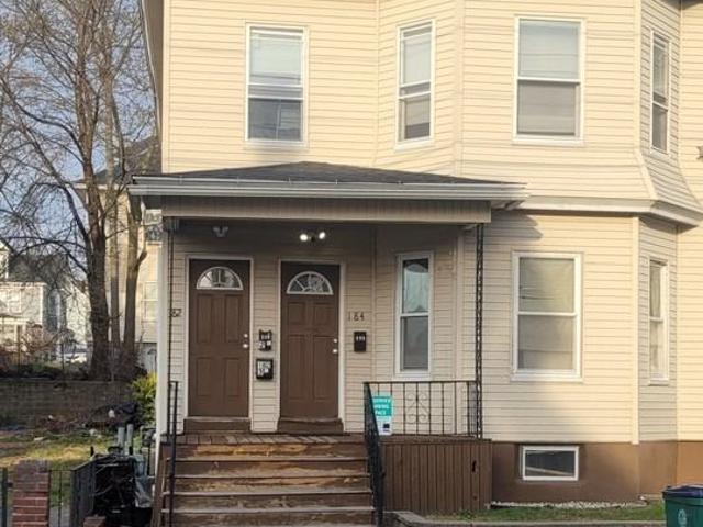 3 Bedroom Apartment for Rent at 182 Pleasant St #2ndFL, Lowell, MA 01852 Belvidere