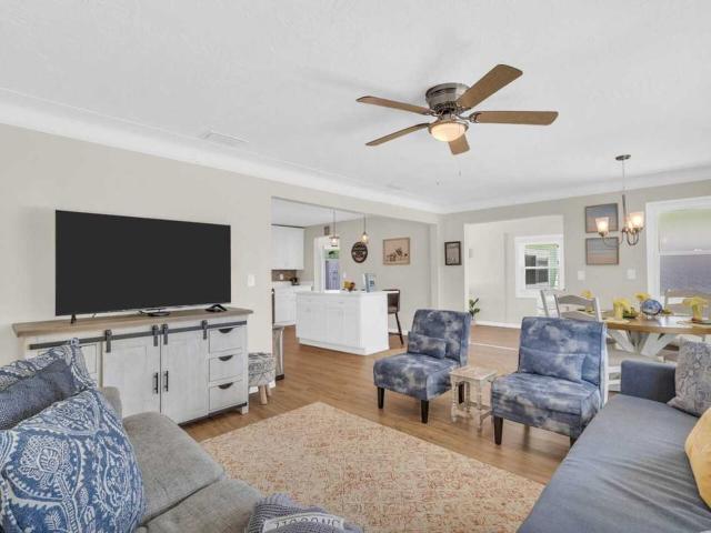 3 Bedroom Apartment for Rent at 1875 Oleander St #1590876P, Sarasota, FL 34239 South Poinsettia