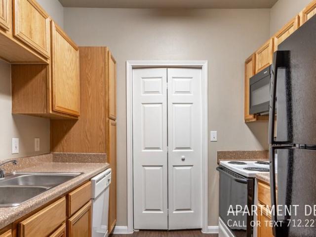 3 Bedroom Apartment for Rent at 10187 Windmill Lakes Blvd #3415, Houston, TX 77075 Southbelt Ellington