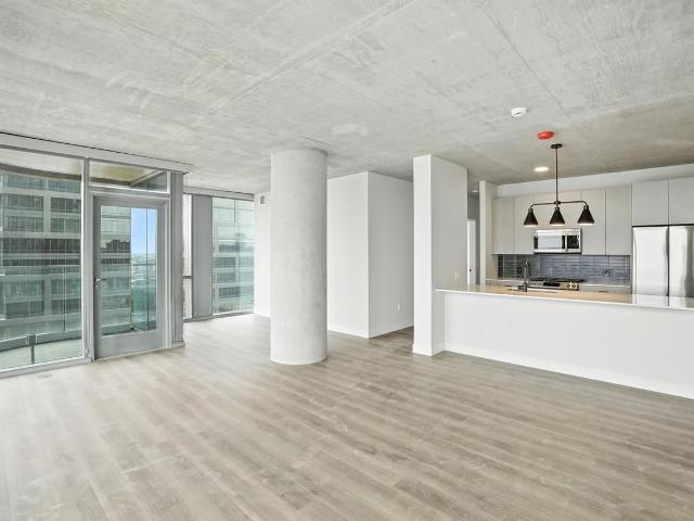 3 Bedroom Apartment for Rent at 1114 W Carroll Ave #3 2, Chicago, IL 60607 Near West Side