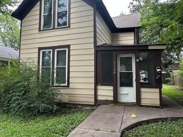 3 Bedroom Apartment for Rent at 1124 Minnehaha Ave E #1, St. Paul, MN 55106 Dayton's Bluff