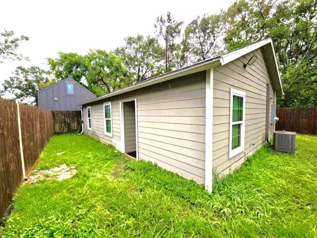 3 Bedroom Apartment for Rent at 11435 Raincove Dr #B, Houston, TX 77016 East Little York