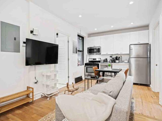 3 Bedroom Apartment for Rent at 115 Greenpoint Ave #A3, New York, NY 11222 Greenpoint
