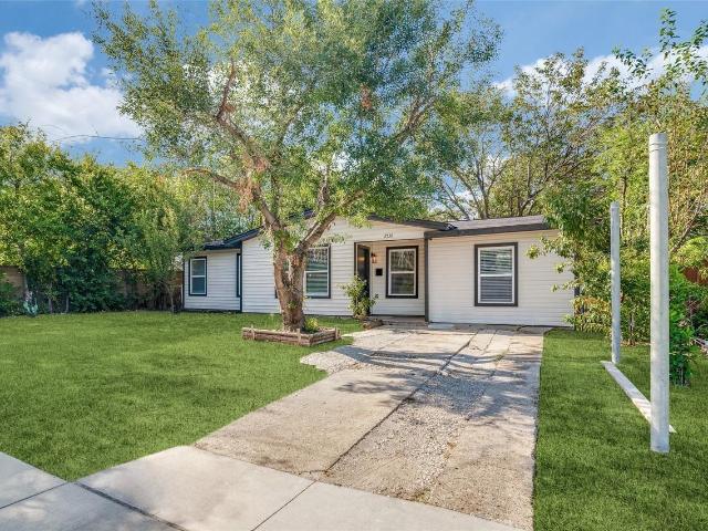 3 Bedroom Apartment for Rent at 2536 Bluffton Dr, Dallas, TX 75228