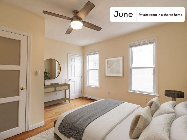 3 Bedroom Apartment for Rent at 277 Paris St #B, Boston, MA 02128 Central Maverick Square Paris Street