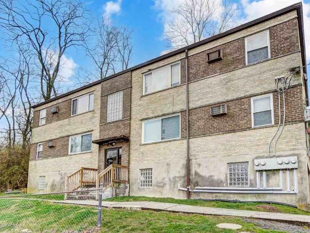 3 Bedroom Apartment for Rent at 2824 Westknolls Ln #3, Cincinnati, OH 45211 Westwood