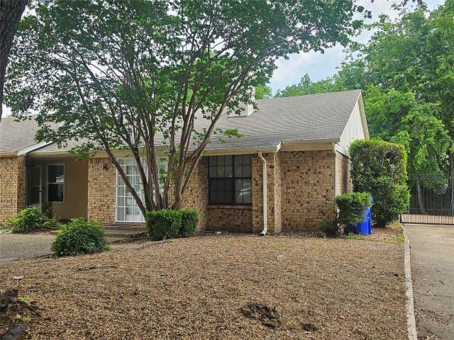 3 Bedroom Apartment for Rent at 200 E Denton Dr, Euless, TX 76039 Woodcreek