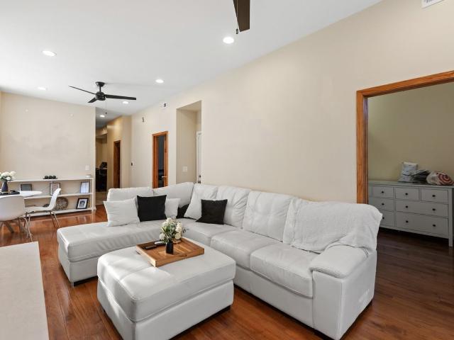 3 Bedroom Apartment for Rent at 2028 North Hamlin Avenue #2, Chicago, IL 60647 Logan Square