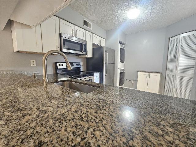 2 Bedroom Apartment for Rent at 2101 Glenmoor Dr, West Palm Beach, FL 33409