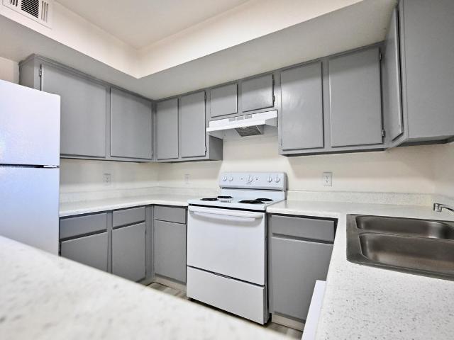 3 Bedroom Apartment for Rent at 210 E Brown Rd, Mesa, AZ 85201