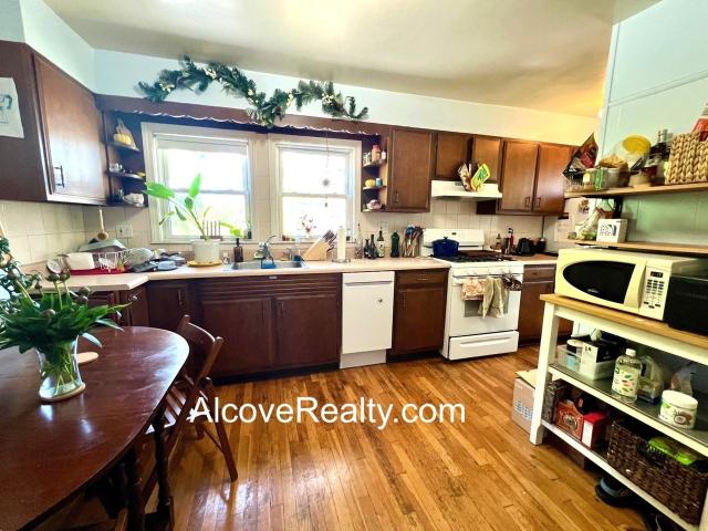 3 Bedroom Apartment for Rent at 21 Sartwell Avenue #3, Somerville, MA 02144 Spring Hill