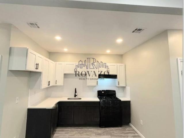 3 Bedroom Apartment for Rent at 220 North 5th Street #2, Newark, NJ 07107 Lower Roseville