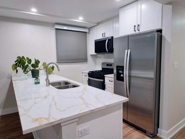 3 Bedroom Apartment for Rent at 2230 W Wilson Ave, Chicago, IL 60625 Lincoln Square