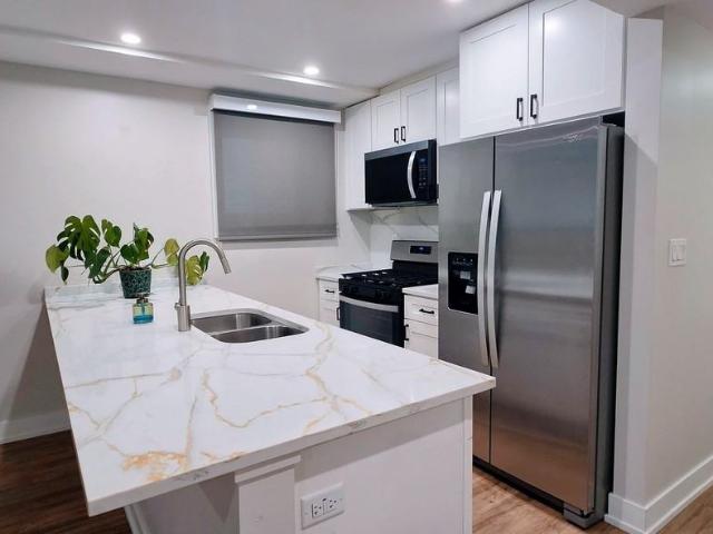 3 Bedroom Apartment for Rent at 2230 W Wilson Ave, Chicago, IL 60625 Lincoln Square