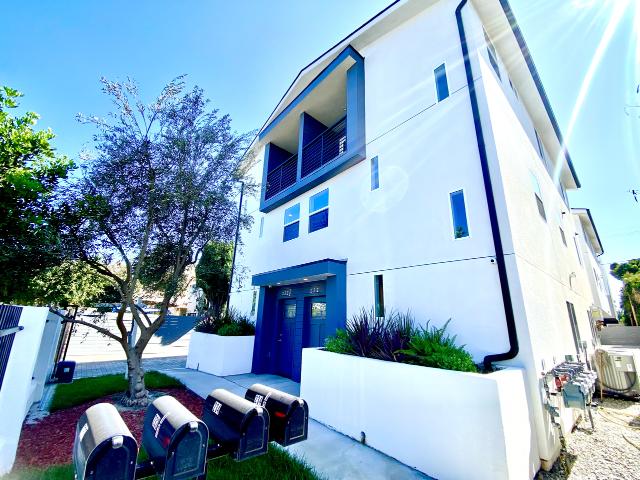 3 Bedroom Apartment for Rent at 234 E 27th St #1, Los Angeles, CA 90011 South Central LA