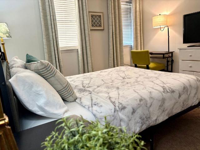 3 Bedroom Apartment for Rent at 238 N Milton Ave, Baltimore, MD 21224 Patterson Park