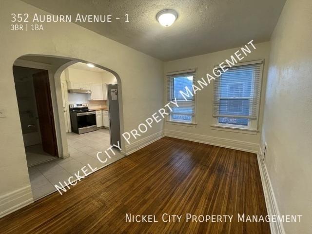 3 Bedroom Apartment for Rent at 352 Auburn Ave #1, Buffalo, NY 14213 Grant Ferry