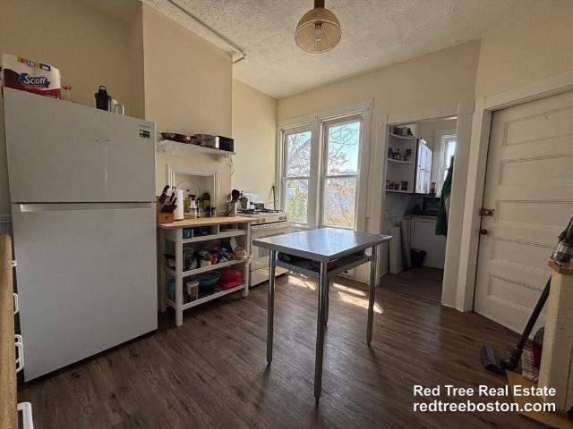 3 Bedroom Apartment for Rent at 38 Jefferson St #3, Cambridge, MA 02141 Wellington Harrington
