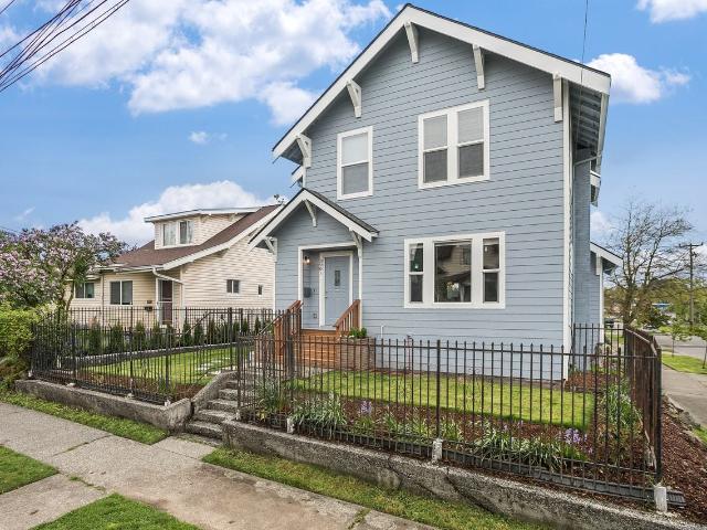3 Bedroom Apartment for Rent at 3901 S Angel Pl #A, Seattle, WA 98118 Brighton
