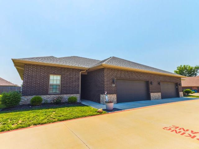 3 Bedroom Apartment for Rent at 3001 W Cardinal St, Springfield, MO 65810
