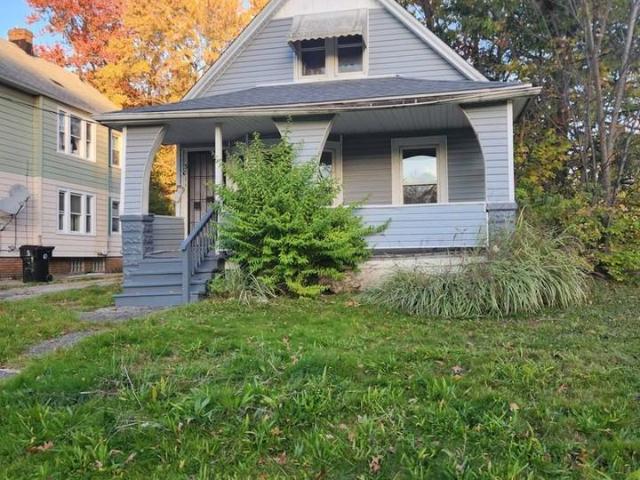 3 Bedroom Apartment for Rent at 3011 E 125th St, Cleveland, OH 44120 Buckeye Shaker