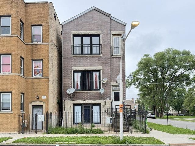 3 Bedroom Apartment for Rent at 3100 W Polk St #3, Chicago, IL 60612 East Garfield Park