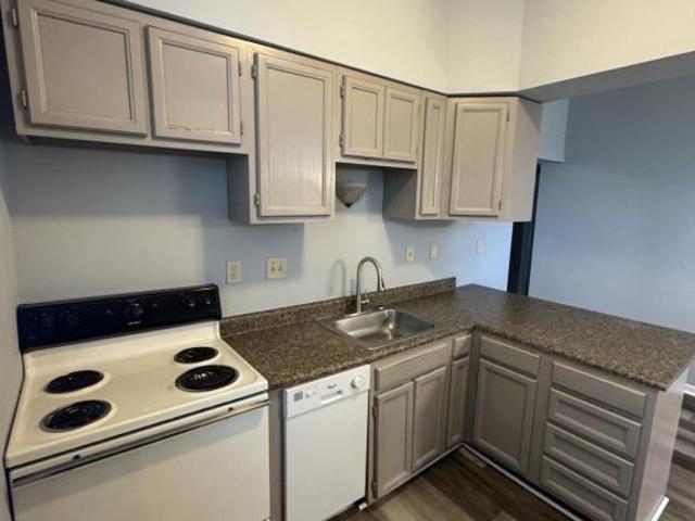 3 Bedroom Apartment for Rent at 3213 Vine St, Cincinnati, OH 45220 Clifton