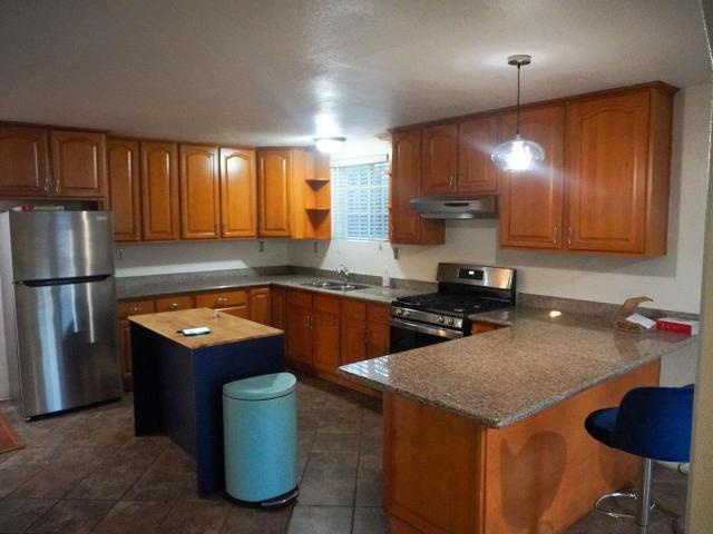 3 Bedroom Apartment for Rent at 3216 Adeline St, Oakland, CA 94608 Clawson