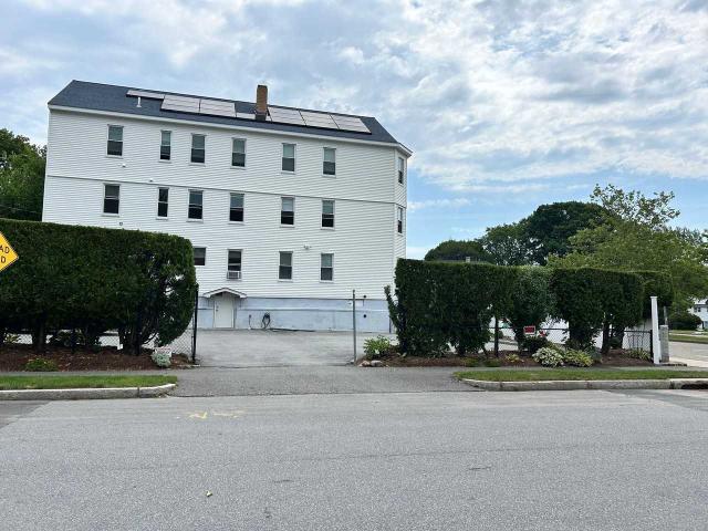 3 Bedroom Apartment for Rent at 327 Hamilton St #2, Worcester, MA 01604 Hamilton