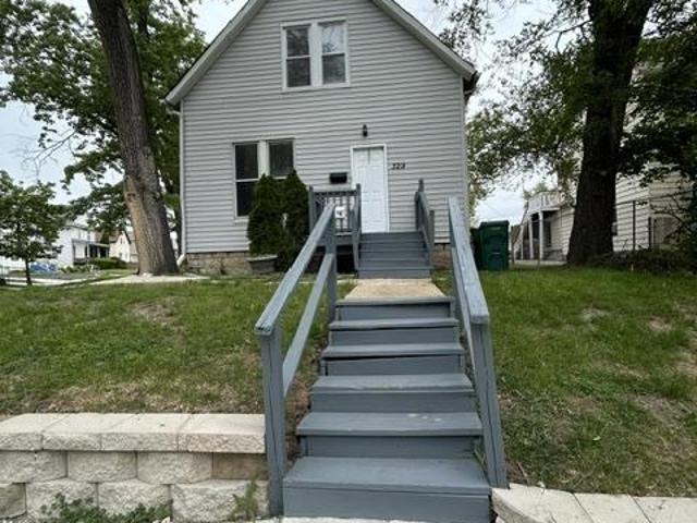 3 Bedroom Apartment for Rent at 329 Stone St, Joliet, IL 60435