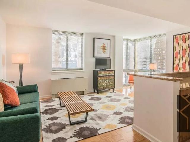3 Bedroom Apartment for Rent at 475 9th Ave #22G, New York, NY 10018 Hell's Kitchen