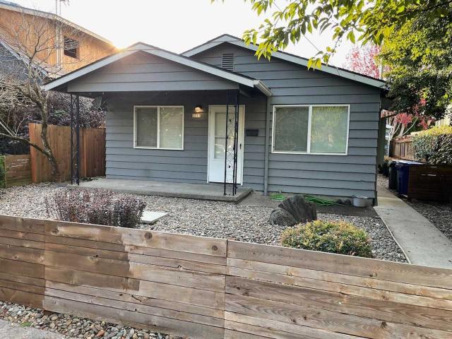 3 Bedroom Apartment for Rent at 4911 Ne 27th Ave, Portland, OR 97211 Concordia