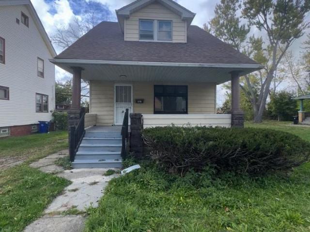 3 Bedroom Apartment for Rent at 4136 E 135th St, Cleveland, OH 44105 Corlett