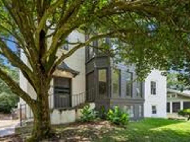 3 Bedroom Apartment for Rent at 416/418 East State Street, Baton Rouge, LA 70802 Garden District