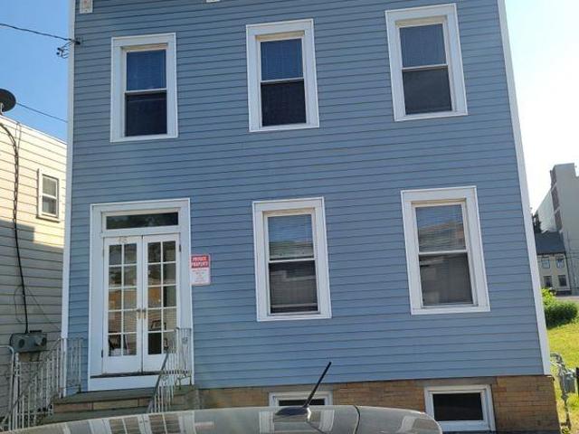 3 Bedroom Apartment for Rent at 418 Sheridan Ave 2nd Fl, Albany, NY 12206 West Hill