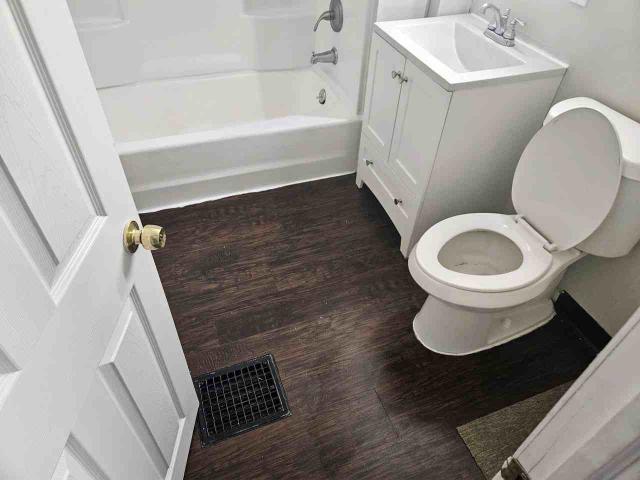 3 Bedroom Apartment for Rent at 426 & 428 West Trail Street #428, Jackson, MI 49201
