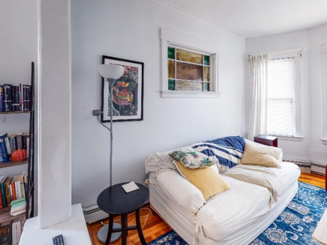 3 Bedroom Apartment for Rent at 56 Hillside Pl #3, New Haven, CT 06511 Downtown New Haven