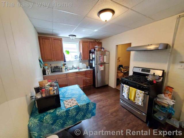 3 Bedroom Apartment for Rent at 58 Medford St #2, Somerville, MA 02143 Ward Two